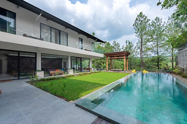 Luxury Villa Golf View Chef’s Kitchen Table Tennis - Bogor