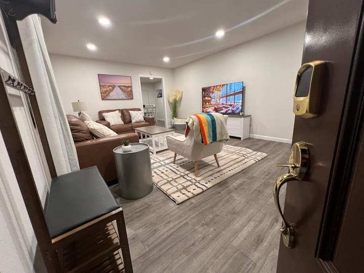 Laguna Heaven! A Cozy Home To Stay In Seaside! - Monterey, CA