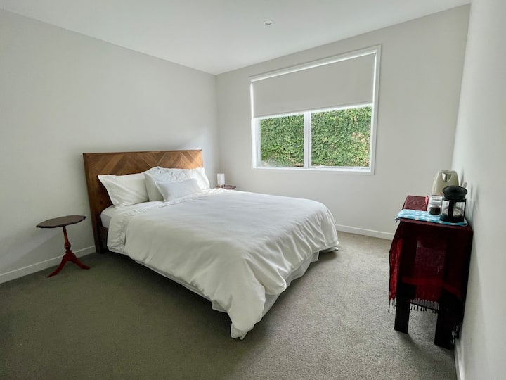 A Stone's Throw Away From Beach - Papamoa