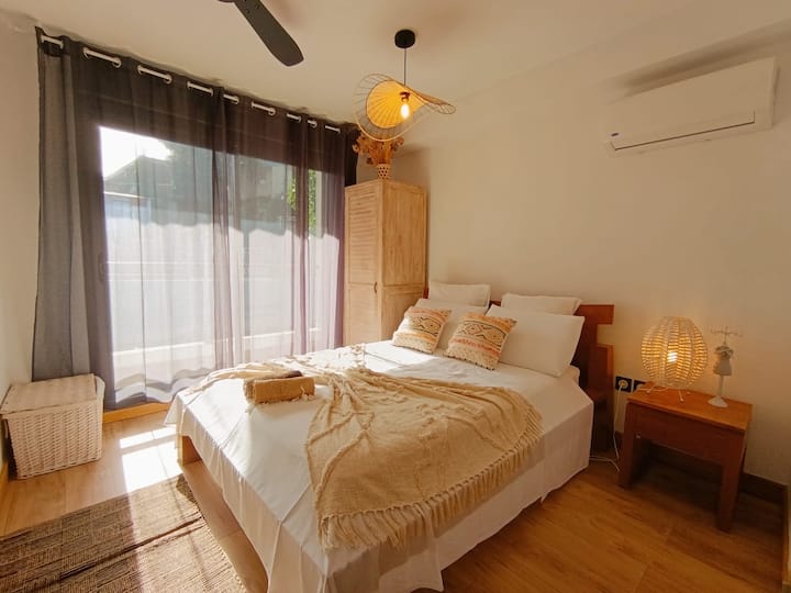 Chambre D’hôtes. - Saint-Gilles les Bains