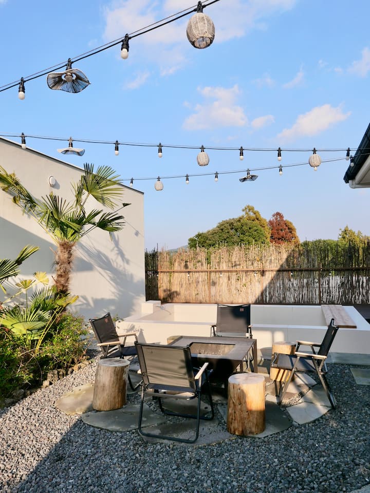 제주 표선 4~7인_두가족,두커플, 안채 별채 모두 사용. 귤밭 앞 스테이_소소록 - Jeju-si