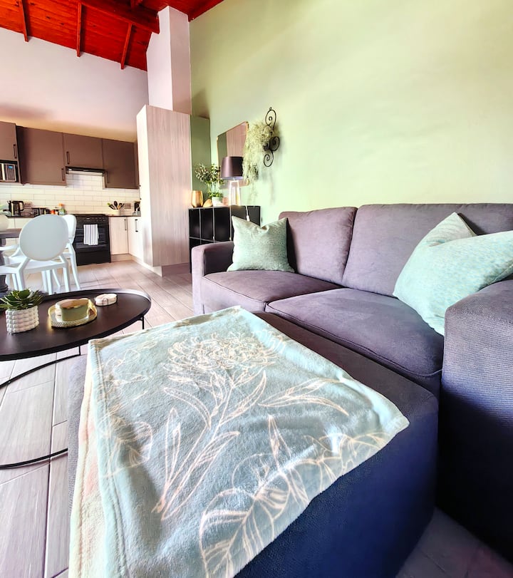 Eden Manor Westville 1 Bedroom Private Guesthouse. - Queensburgh