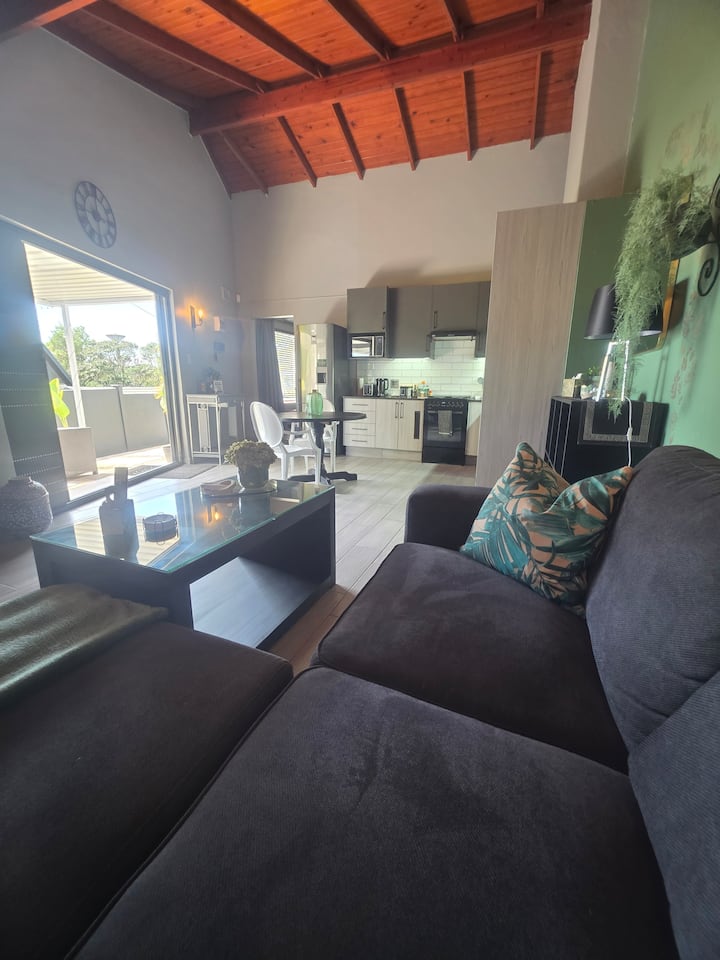 Eden Manor Westville 1 Bedroom Private Guesthouse. - Queensburgh