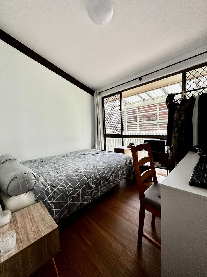 Cozy Townhouse! Best Location! - Samford Valley