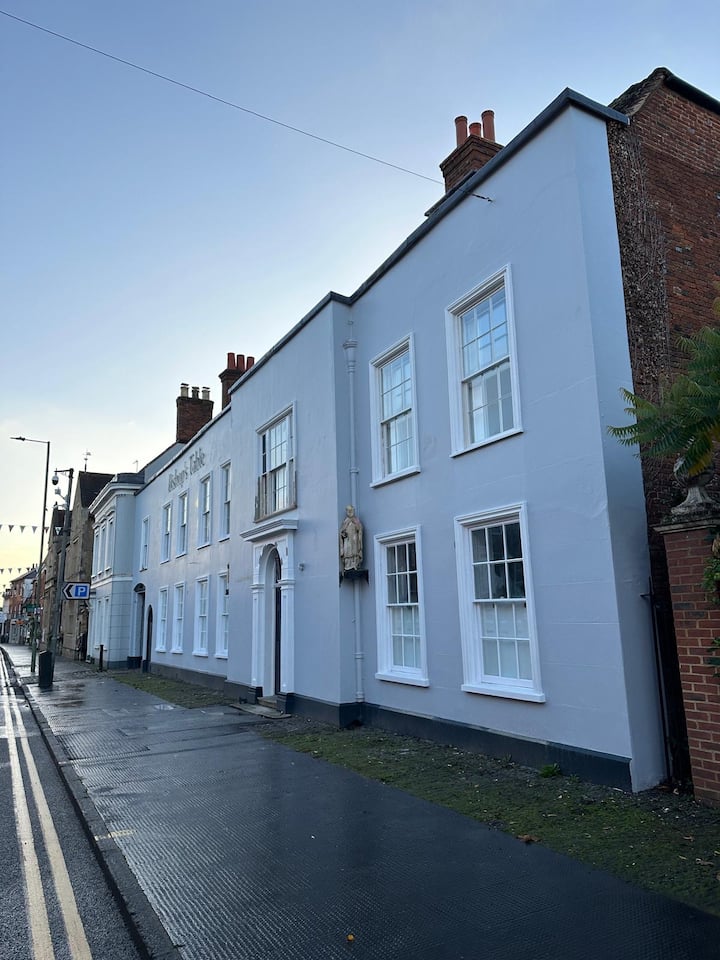 18th Century Luxury Apartment - 法納姆