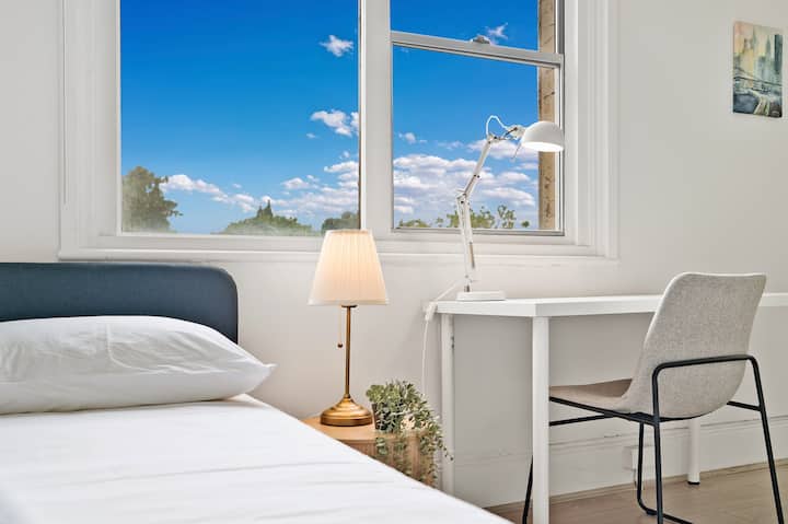 Boarding House In Center Of The City - Camperdown