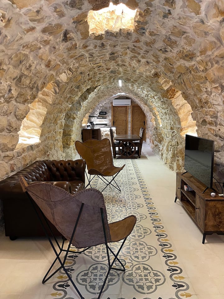 Bella Guesthouse With Garden, Pool & Jacuzzi - Libano
