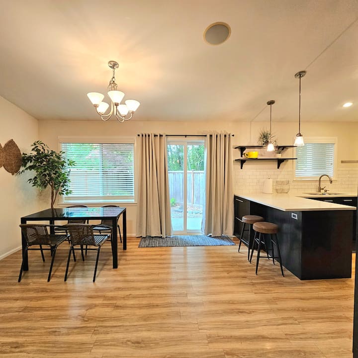 Single-level Townhome - Tacoma, WA