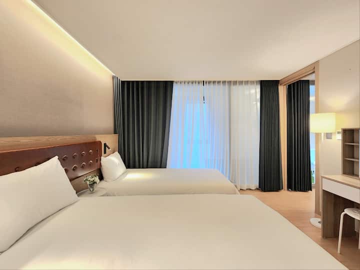 12a | 3~4인 여유공간 | 해운대해변 5분 | 무료짐보관 - Busan