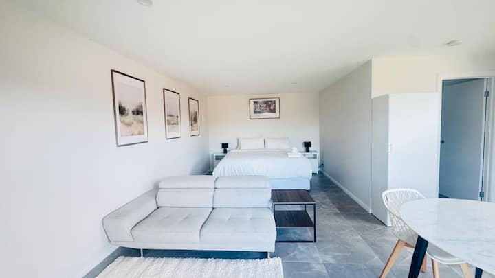 Kingi Modern Studio, Walk To Everything - Batemans Bay