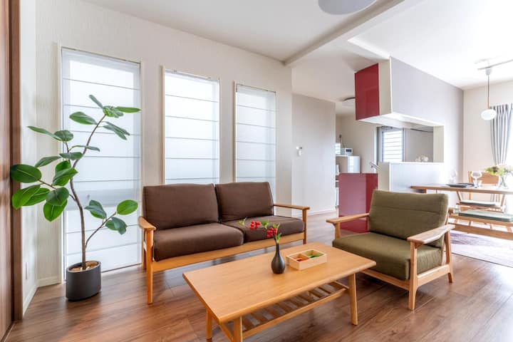 【秋季大优惠】115㎡戸建4室一厅2浴室2厕所|免费停车|车站步行6分|関空.難波.通天閣.京都直通 - Osaka