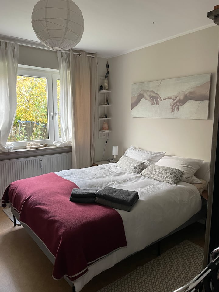 Adinas Room With A Garden View - Cologne