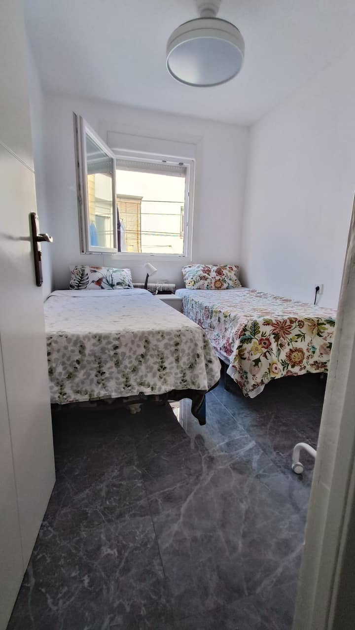 Habitación En Pleno Centro Junto A Gran Vía - Madrid