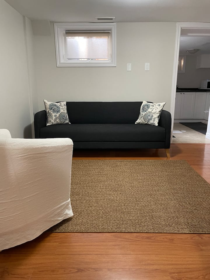 Cozy Basement Suite -  Beaches - Toronto