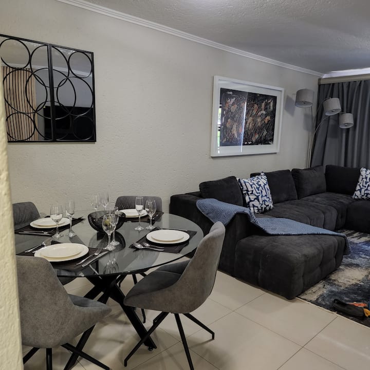 Settle In Apartment In Sandton - Sandton