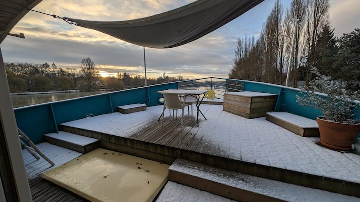 Studio Sur Une Péniche Bleue
#Scandibérique - Fontainebleau