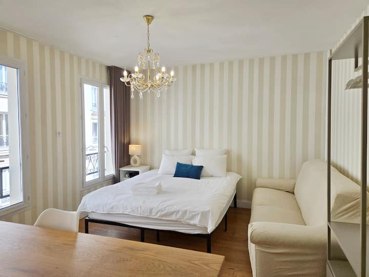 7) Paris Center Studio Eiffel Tower Area - Paris