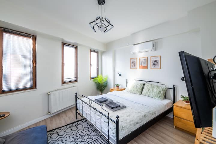 Bedroom And Living Room, -1ac- - İstanbul