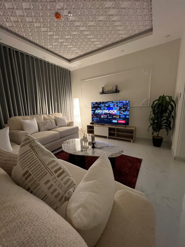 Stylish & Serene Two-bedroom Apartment - Dammam