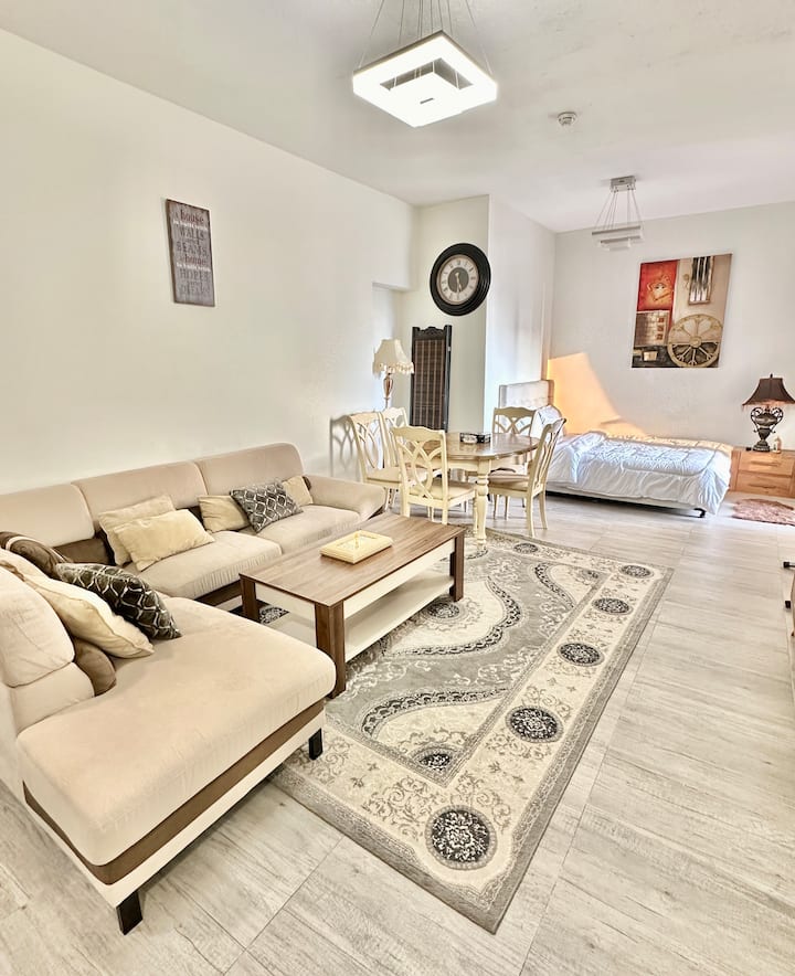 Entire 1-bedroom Apartment In Sharjah - Sharjah