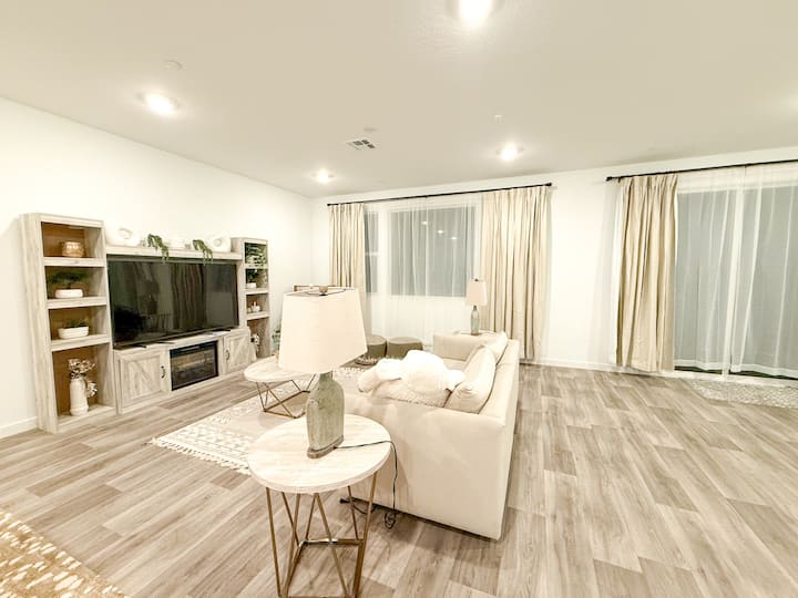 Charming 2 Bedroom House - Fresno, CA