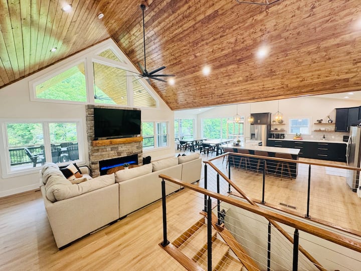 Tan Lines&good Times/lakefront/6bed,8bath/hot Tub - LaFollette, TN