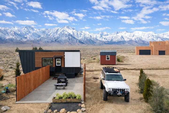 Summit Sanctuary: 360° Views - Lone Pine, CA