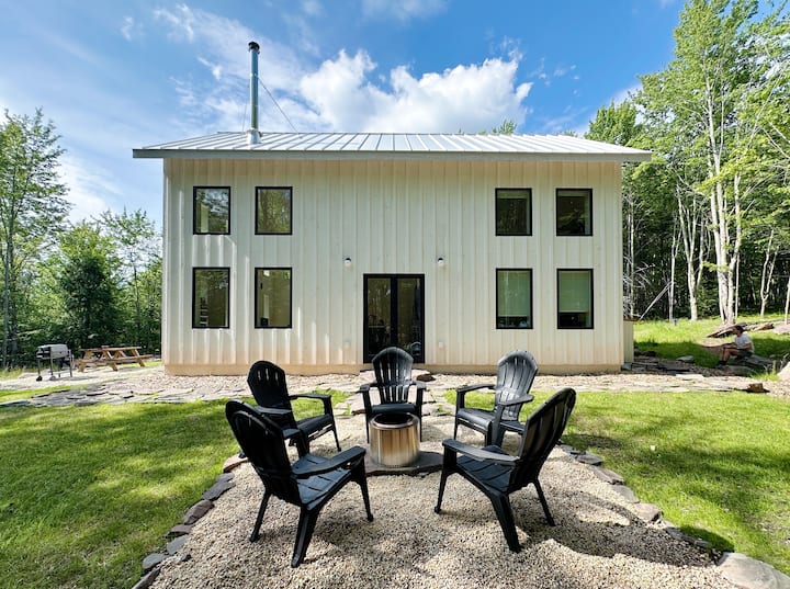 Catskills Design Cabin On 5 Acres + Views, Firepit - Hunter, NY