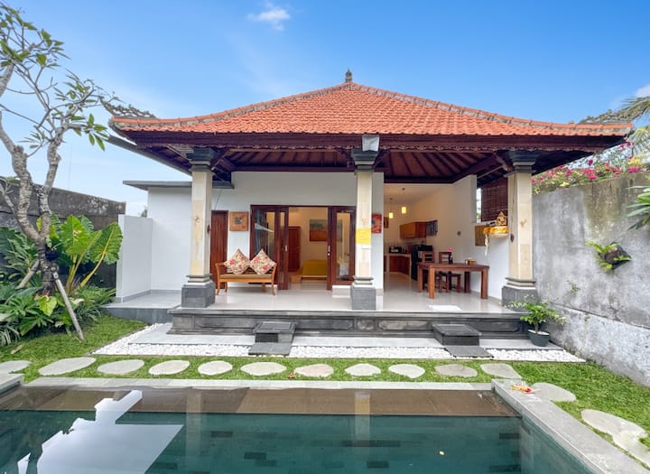 Sore Ubud Honeymoon Villa - Ubud