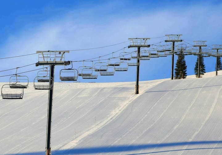 Tahoe Donner Cabin Resort Access - Truckee, CA