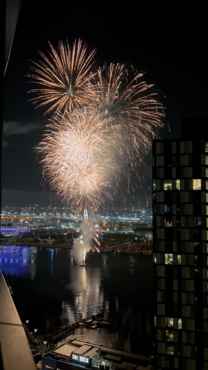 Paul-2b1b Freeparking, Docklands! Fireworks View! - Brooklyn