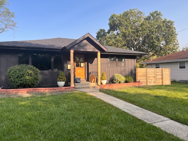 Cozy Independent Space - Melrose Park, IL