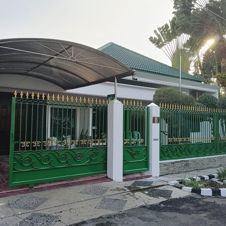 Entire Luxury House - Surabaya