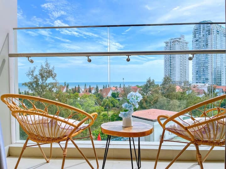 Căn Hộ Hồ Bơi Vô Cực 3 Br Và Sea View - Vietnam