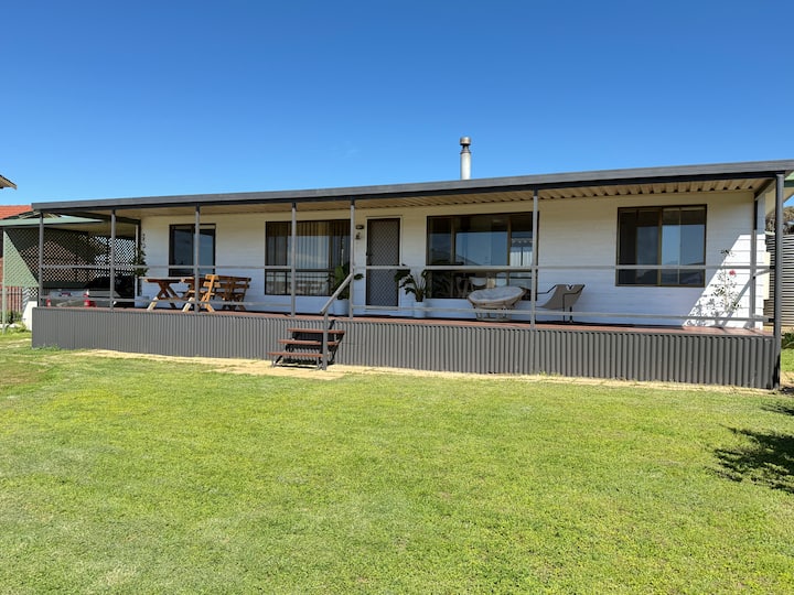 Finding Flaherty’s - Beach Getaway With Wifi - Warooka