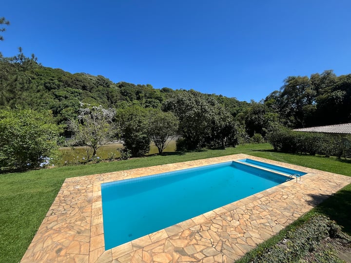 Linda Chácara Em Embu Das Artes Com Lagos E Pesca. - Embu