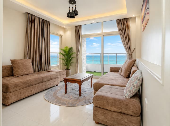 Luxurious Beachfront Apartment - Alexandria