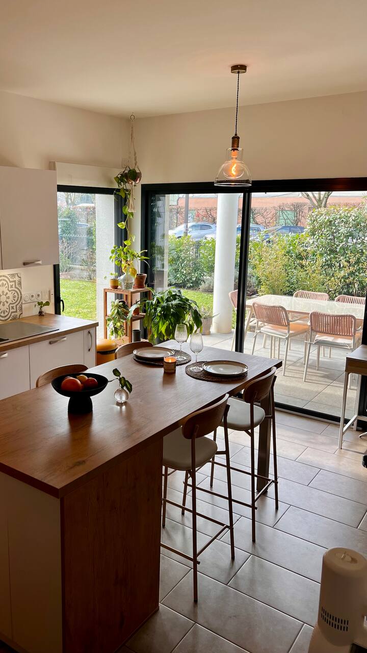Rez-de-jardin Moderne Et Cosy - Annecy-le-Vieux