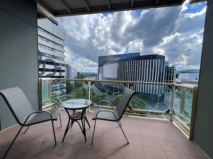 2 Bed 1 Bath Apt With Car Park - National Folk Festival, Gungahlin