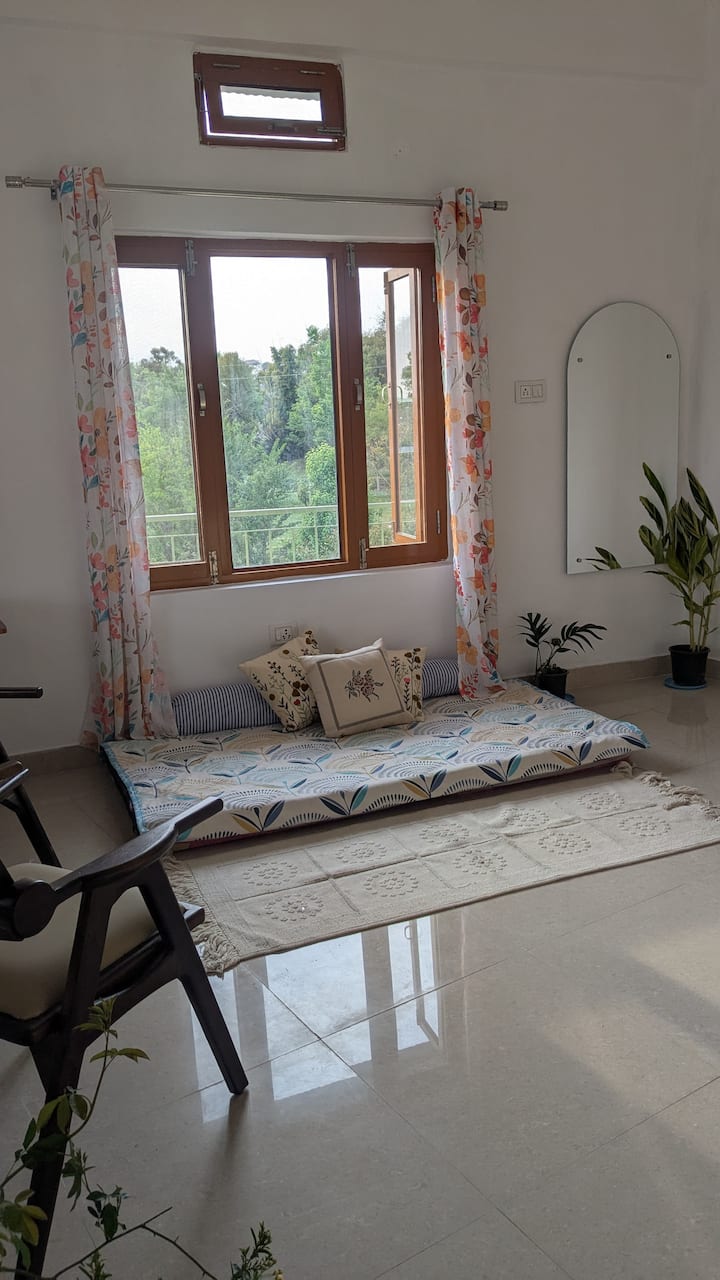 Cozy & Airy 1bhk Sets, Centrally Located. - Palampur