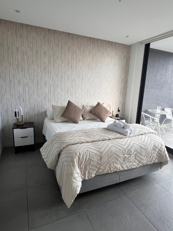 Refugio Sensorial Frente La Carolina Con Jacuzzi - Quito