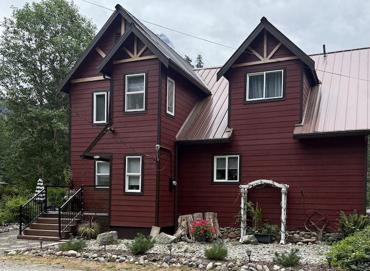 Index River Haven Luxury Cabin - Wallace Falls State Park, Gold Bar