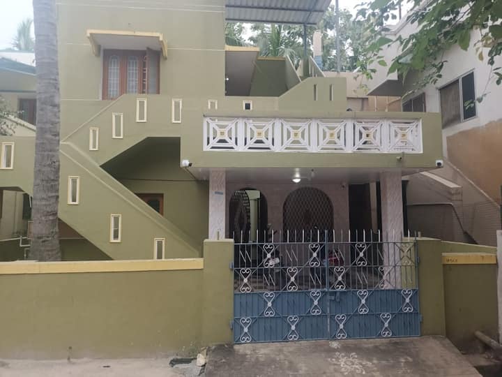 Roja Nilayam (Guest House - 1st Floor-miniroom) - Vellore