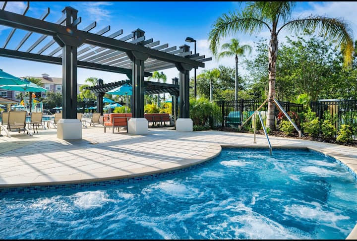 Resort 3bd/3.5bth New Epic, Conv Center Walkable - Aquatica Orlando, Kissimmee