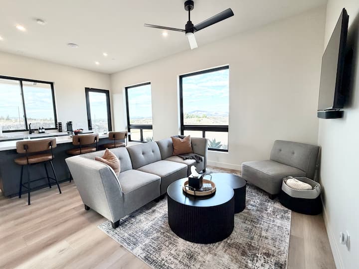 Relaxing Wine Country Stay | Hot Tub | Agave Farm - Temecula, CA