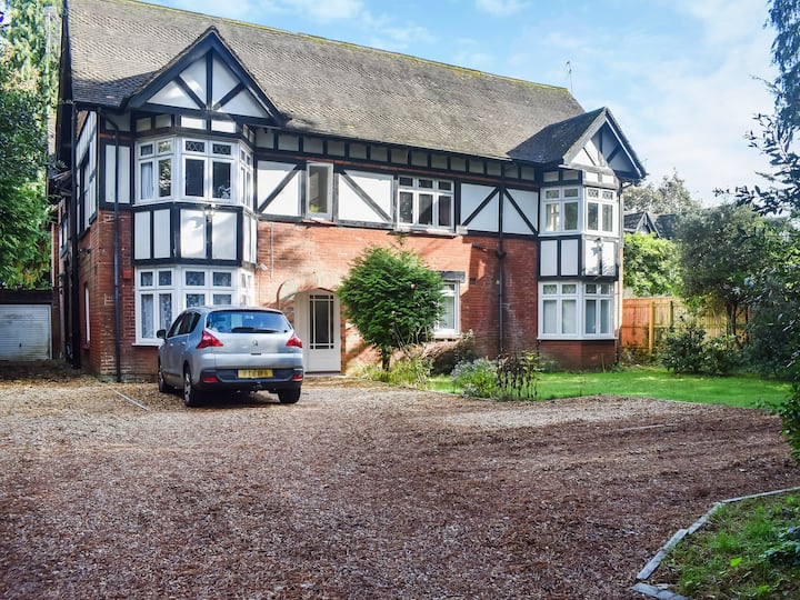 Flat 2, Langtry Apartment - Bournemouth