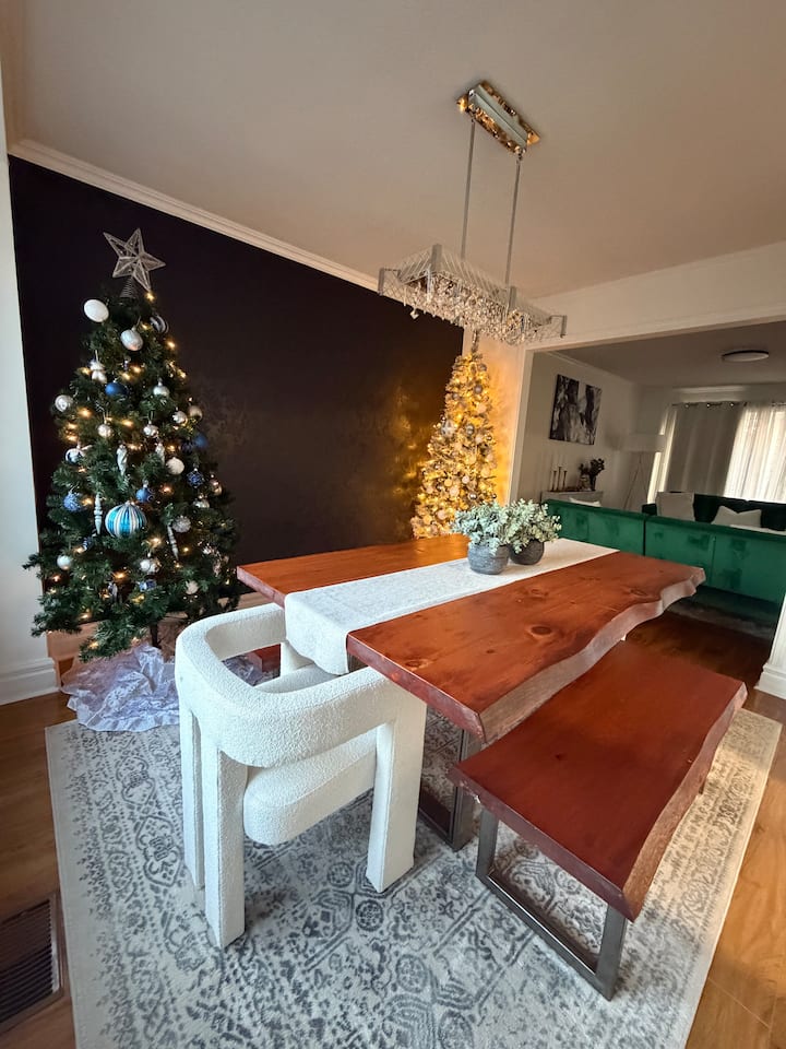 4 Bedroom, Hot Tub, Pool, Bbq, Bonfire, Movie Room - Port Hope