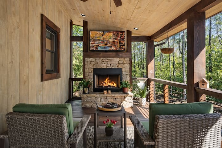Romantic Dog-friendly Cabin With Hot Tub - Blue Ridge, GA