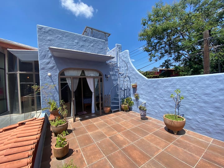 La Casa Azul. Planta Alta Con Balcón Y Mirador. - Tepoztlán