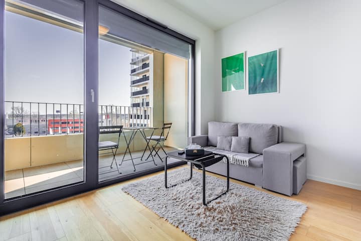 Modern & Minimalistic Apartment | Garage + Balcony - Bratislava